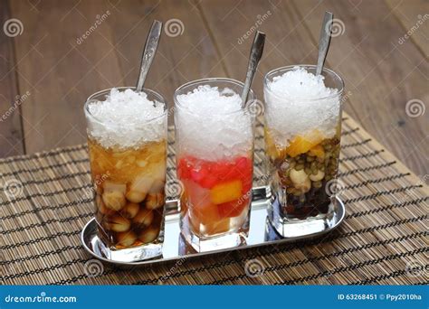 Che Vietnamese Cold Sweet Dessert Soup Stock Image Image Of Glass