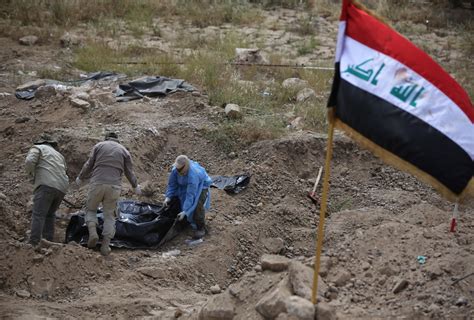 Mass Grave Said To Contain 4000 Bodies Discovered Near Mosul Iraq