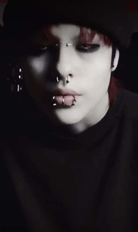 Pin Tillagd Av Ug1y R04ch På Ahhh Goth Bby Piercingar Kroppskonst