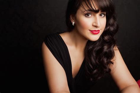 Editorial And Fashion Lyn Mckenzie