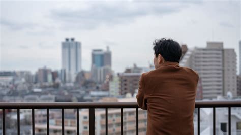 気づけば50歳、元エリート銀行員成功願望に取り憑かれた「意識高い系貧困」の深刻な家計事情｜資産形成ゴールドオンライン