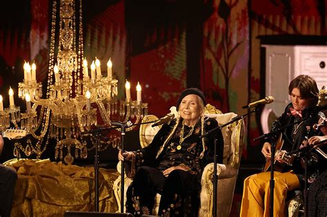 Joni Mitchell Brings Grammy Peers To Tears With Both Sides Now