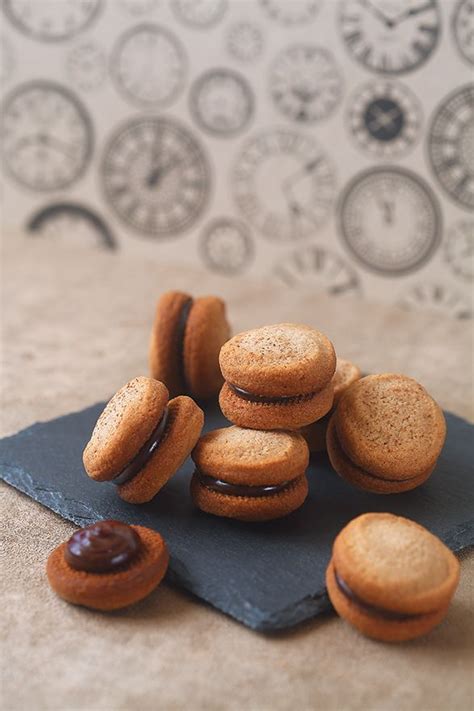 Пряничное печенье с шоколадной начинкой Biscoitos De Especiarias Com