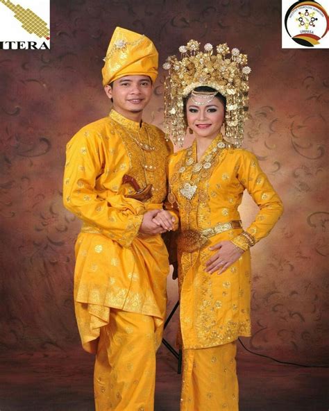 8 Jenis Pakaian Adat Sumatra Utara