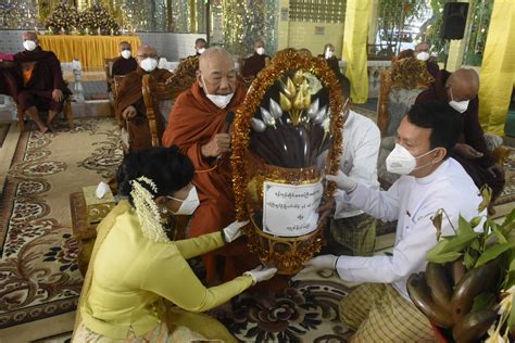 ရန်ကုန်တိုင်းဒေသကြီးအစိုးရအဖွဲ့ စုပေါင်းမဟာဘုံကထိန် သင်္ကန်းဆက်ကပ်လှူဒ