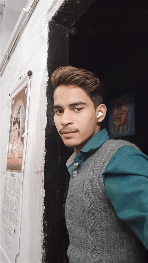 Thara Chota Bhai Santosh Pilibhit