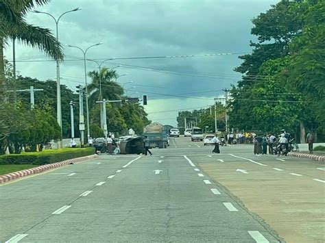 နေပြည်တော်တွင် အိမ်စီးကားနှင့်ရဲကားတိုက်မိမှု ရဲကားမှောက်ပြီး ရဲ ၂ ဦးနှင့် အချုပ်သား ၁ ဦး ဒဏ်ရာရ