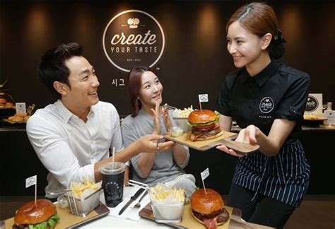 패스트푸드점의 변신고칼로리 대신 웰빙으로 생존법 모색 아시아경제