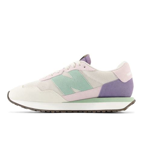 Snapklik New Balance Womens 237 V1 Classic Sneaker