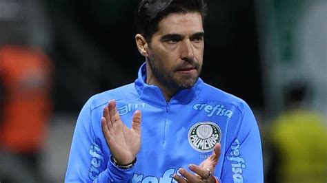 Fez muito mal a ele ter ido à Seleção Abel Ferreira critica