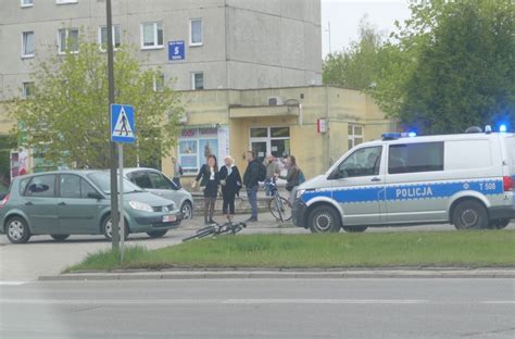 Poranny wypadek na Podleśnym 12 letni rowerzysta zderzył się z osobówką