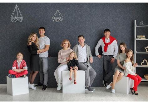 Пин от пользователя Юлия Евдокименко на доске Подборка Семейная Позы на семейном портрете