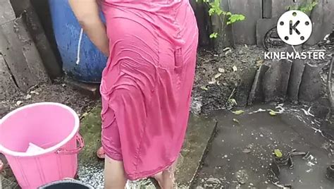 Indian House Wife Bathing Outside Free Porn 3e Xhamster