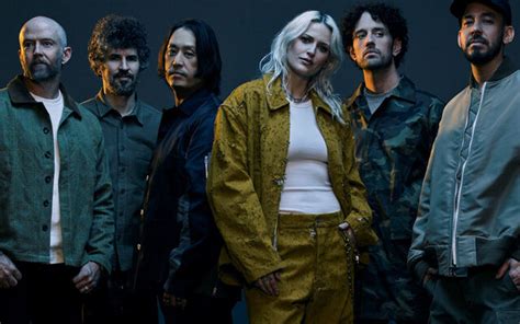 Primeiro contato de Emily Armstrong o Linkin Park foi em show em celebração a Chester