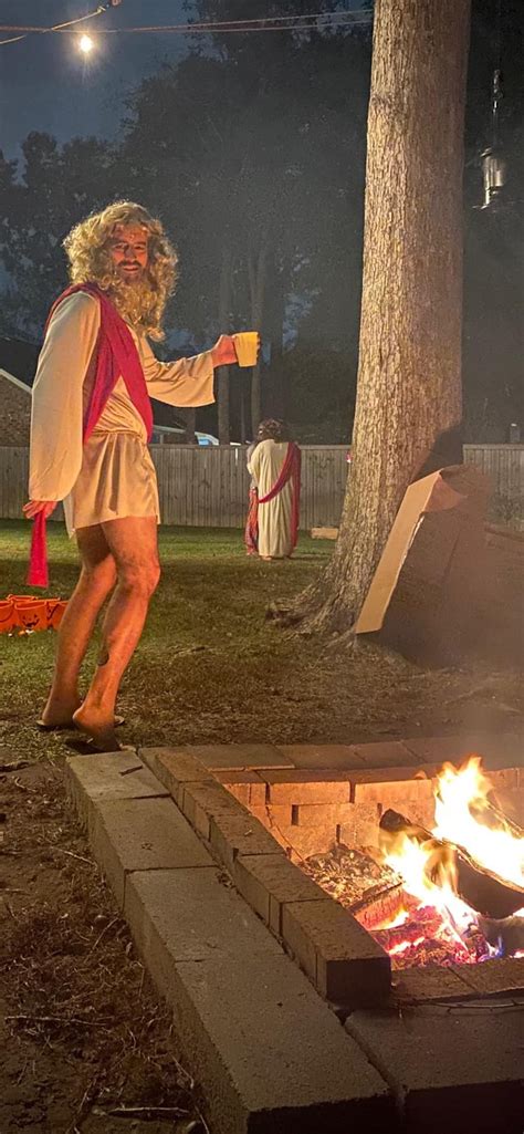 That Time I Dressed Up As Sexy Jesus” For Halloween Rexjw
