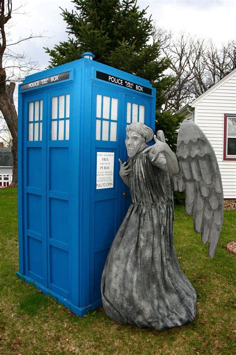 Doctor Who Weeping Angel Garden Statue Fasci Garden