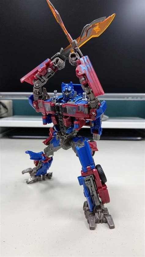 Transformers Studio Series Voyager Class Optimus Prime IN HAND Images TFW The Boards