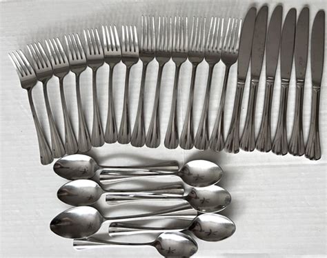 International Smithfield Stainless Flatware Silverware Forks Spoons 26