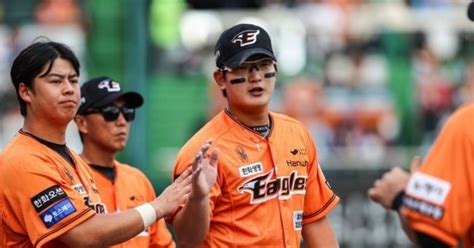 마침내 전체 1순위 파이어볼러 감격의 데뷔 첫 승153km 강속구피안타율 0083 슬라이더 삼자범퇴 깔끔투