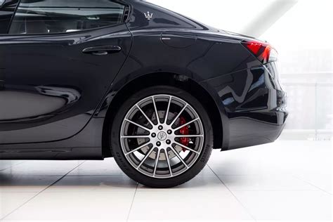 Maserati Ghibli Hybrid Gt Edizione Finale Nerissimo Pack Driver