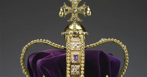 황금마차에 444개 보석왕관까지···찰스 3세 대관식 열린다