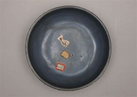 宜兴窑仿钧釉鼓钉三足花盆托 故宫博物院