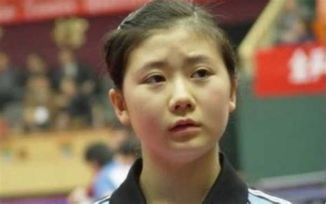 福原愛近況生完二胎更有女人味，與老公恩愛，假扮空姐好淘氣