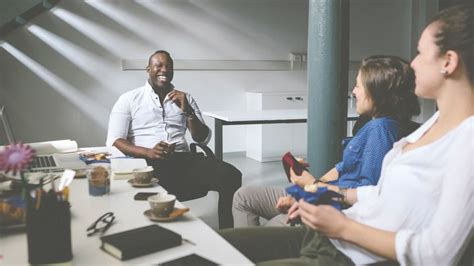 The Real Reason Introverts Dread Small Talk Huffpost Life