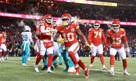 Why I Like Watching Cold Weather Football Games By Kevin Wilkerson