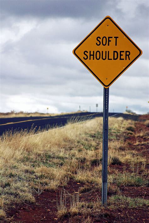 Soft Shoulder Sign