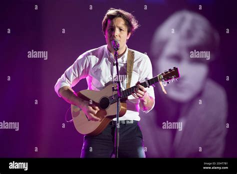 VIANNEY MEILLEUR ARTISTE MASCULIN 31EME VICTOIRES DE LA MUSIQUE AU