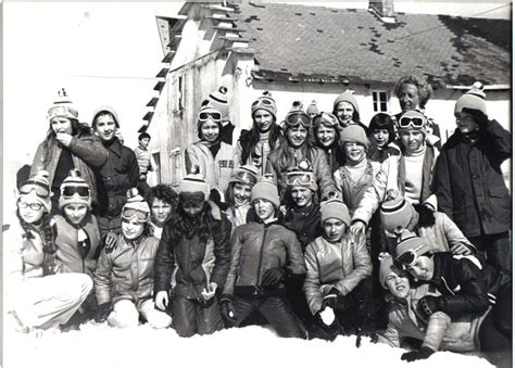 Photo De Classe Classe De Neige 1975 Cm2 De 1975 Ecole Pasteur