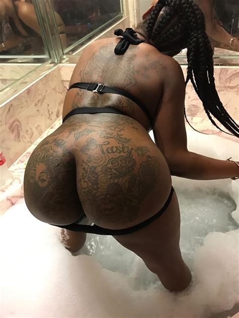 Big Booty Freak Shesfreaky