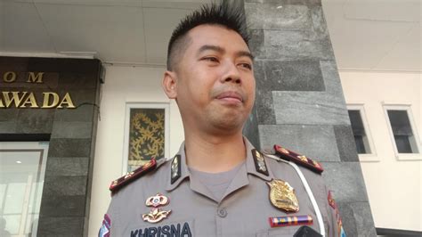 Foto Viral Pengendara Motor Menegur Sopir Mobil Merokok Diduga Di Malang