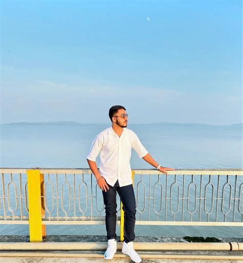 जब किरदार ही समुद्र जैसा हो🌊👑 तब ये छोटी छोटी नदियाँ तो ख़ुद मिलने आ