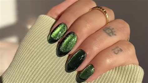 The Shimmery Cat Eye Trend Takes Velvet Nails To The Next Level
