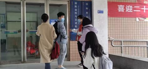 国际教育学院开展“文明执勤活动，安全走进校园”活动 河南城建学院国际教育学院