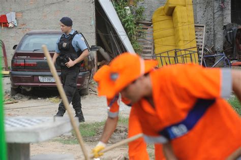 Policial De Upp Do Rio é Encontrado Morto E Com Sinais De Tortura 25