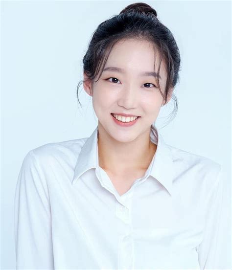 속세를 떠난 비구니였는데 다시 세상으로 돌아와 직장인 되신 이분 필더무비