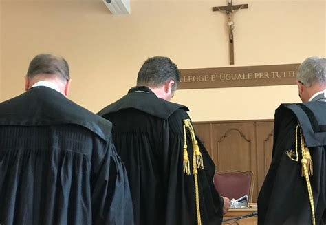 Non Aveva Diritto Al Reddito Di Cittadinanza Il Tribunale Lo Condanna