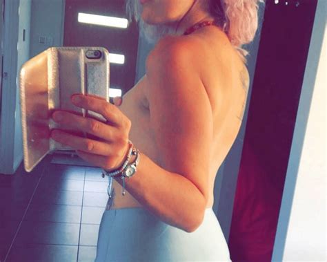 This Woman Is Sharing Sexy Ileostomy Pics On Facebook For A Powerful Reason