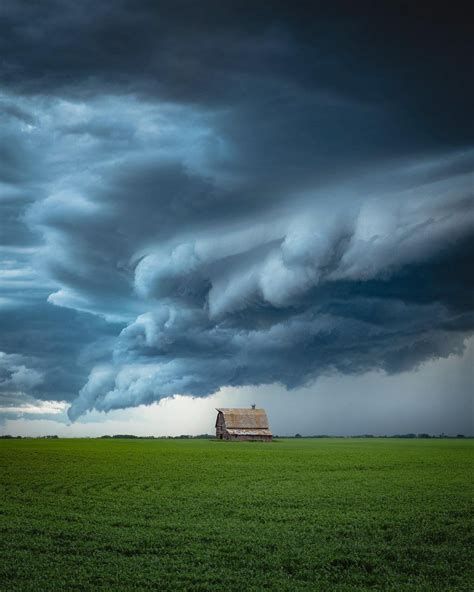 عکس تصاویر شگرف و آخرالزمانی از هوای طوفانی کانادا تابناک Tabnak