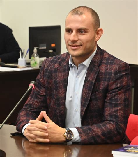УНСС Ден 2 Представяне на „Лидер в презентациите“ и до 70 на сто