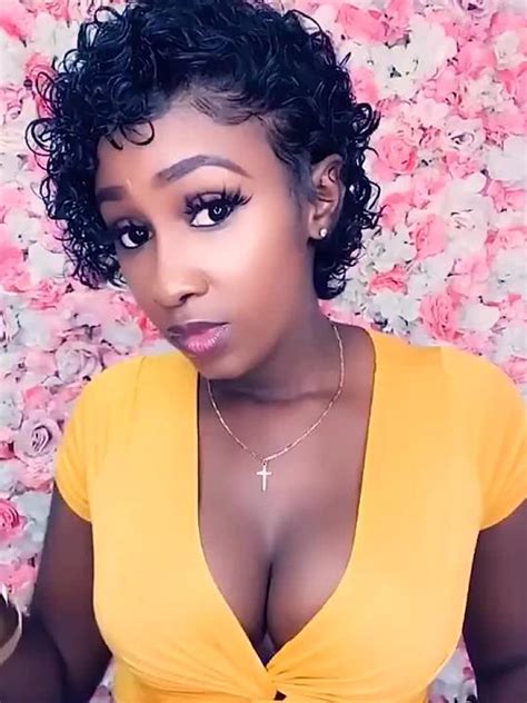 วิกผมสั้นมนุษย์ไฮไลท์ Pixie ตัดลูกไม้ด้านหน้าวิกผมมนุษย์สำหรับผู้หญิงผิวดำ Perruque Cheveux