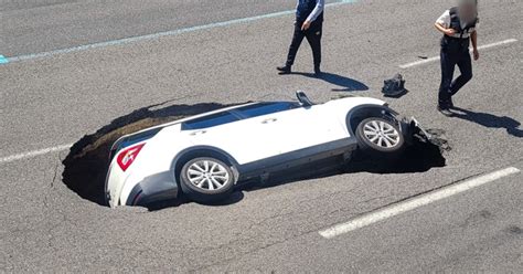 연희동 싱크홀 인근서 추가 도로 침하 발견… 당국 “원인 조사 중”
