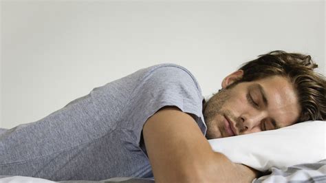 El Verdadero Truco Para Estar Más Guapo Y Más Joven Es Dormir Bien Gq