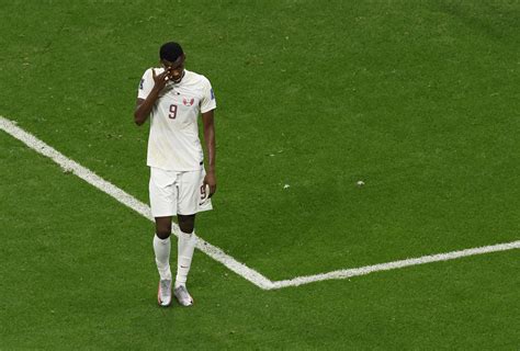 Países Bajos ganó se consolidó en el liderato del Grupo A y despidió a Qatar de su Mundial sin