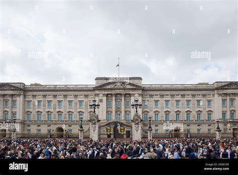 Crowds Gathered Outside Buckingham Palace Central London Uk On Friday
