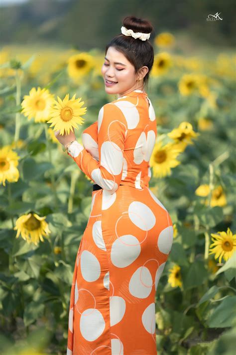 ကောက်စိန်လေး ♡🌻နေကြာပန်းလေးရဲ့ အဓိပ္ပါယ်က🌻♡ နေမယ်ဆို