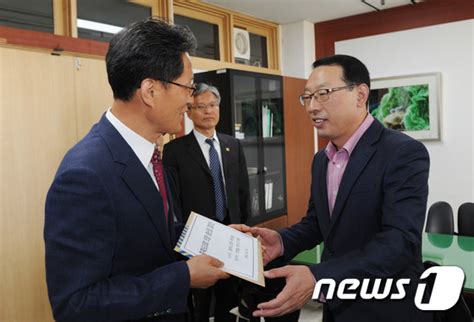 충북도의회 더민주 김양희 의장 불신임안 세번째 제출 뉴스1